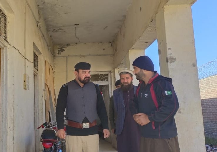 Shabir Hussain Shah Visits Azam Warsak Police Station, A Remote Area Of ...