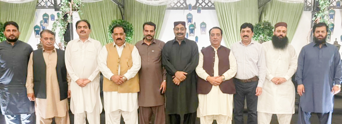 Tributes Pay To Martyrs Of Pakistan Army Who Martyred By Terrorists On ...