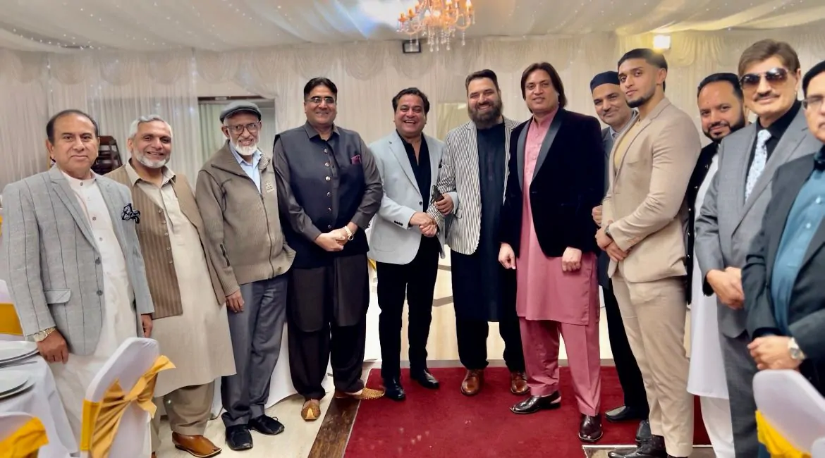 Prominent UK And Manchester Political Entrepreneur Organize Iftar Party ...