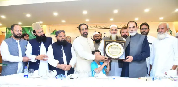 Senator Muhammad Talha Mahmood Says Cost Of Hajj Can Be Halved Next ...