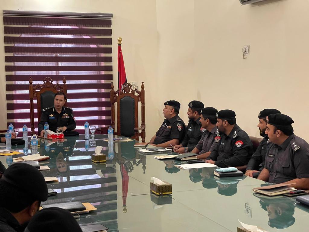 Newly Appointed RPO DI Khan Visited Police Line Dera, Laid Flowers On ...