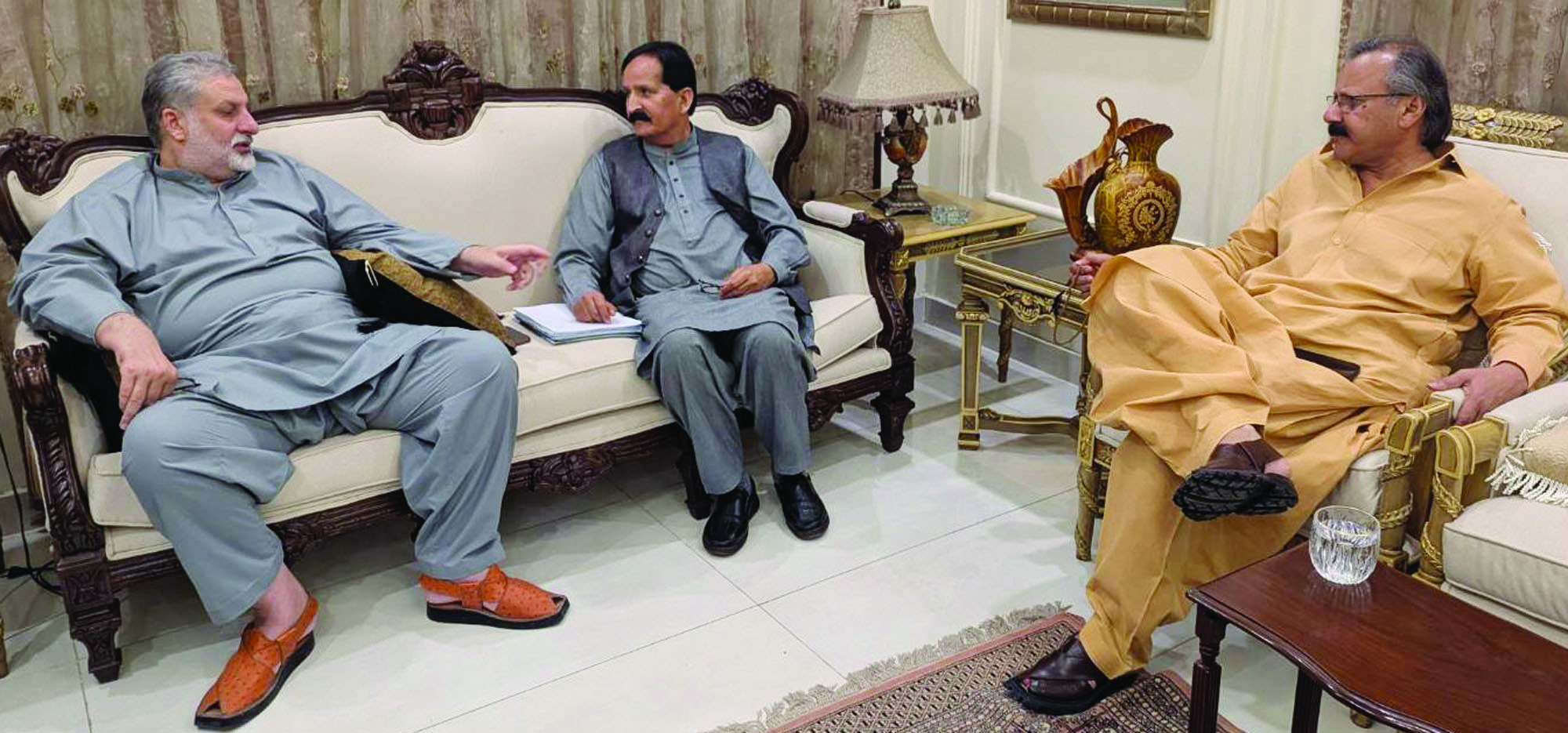 PTI Leadership Holds Key Meeting On Kashmir Politics, Welcomes Tahir ...